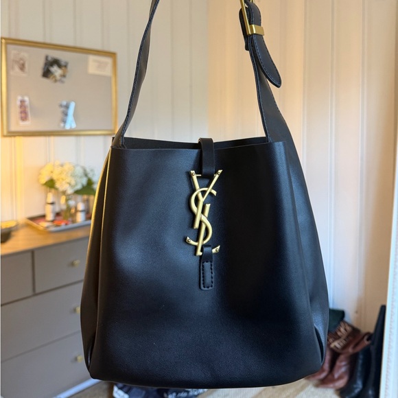 Dhgate | Bags | Yves Saint Laurent Black Shoulder Bag With Gold Accents ...